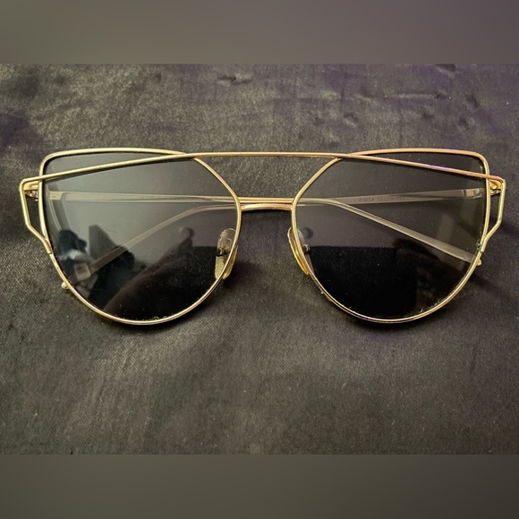 Accessories | Chic Cat Eye Sunglasses With Dainty Gold Tone Framing ...